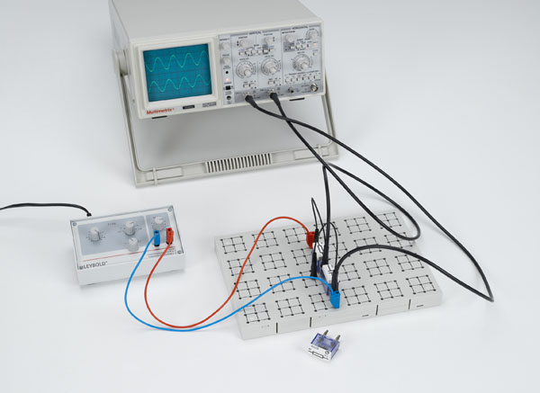 Determining the capacitive reactance of a capacitor in an AC circuit ... Determining the capacitive reactance of a capacitor in an AC circuit ...
